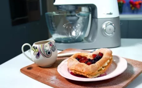 Choux Pastry Hearts with Amaretto Cream Recipe | Food Network UK