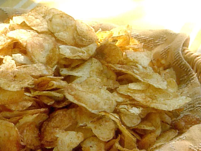 Flavoured homemade potato crisps Recipe | Food Network UK