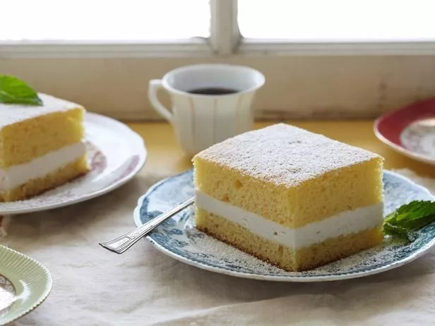 Golden Sponge Cake with Creamy Filling Recipe | Food Network UK