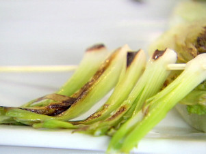 Grilled spring onions Recipe | Food Network UK
