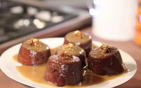 Mini Sticky Toffee Puddings Recipe | Food Network UK