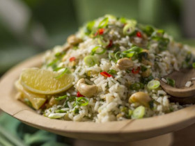 Mozambique Lemon Chilli Rice Recipe | Food Network UK