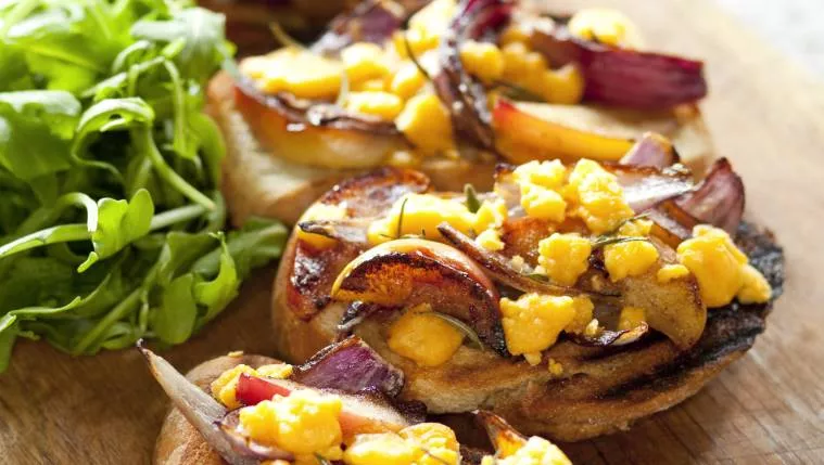 Organic Cheshire Cheese Melt with Apple and Red Onion Relish Recipe ...