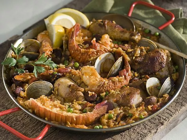 Prawn and Scallop Easy Paella Recipe | Food Network UK