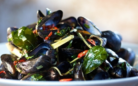 Steamed Vietnamese Mussels in Chicken Stock and Vietnamese Spices ...