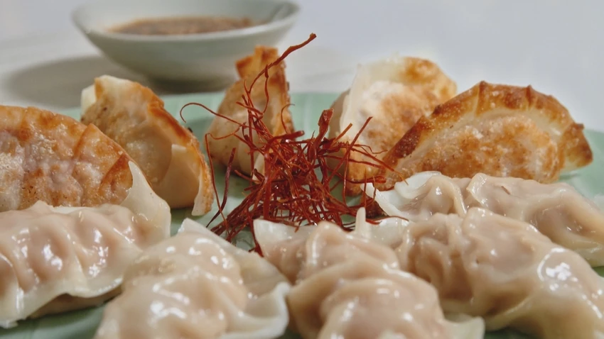 Korean Yaki Mandu Recipe | Food Network UK