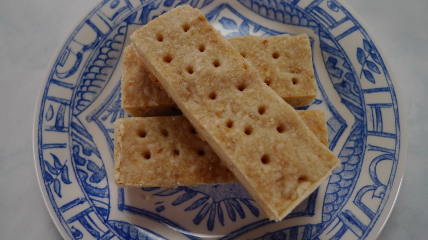 Savoury cheddar shortbread Recipe | Food Network UK