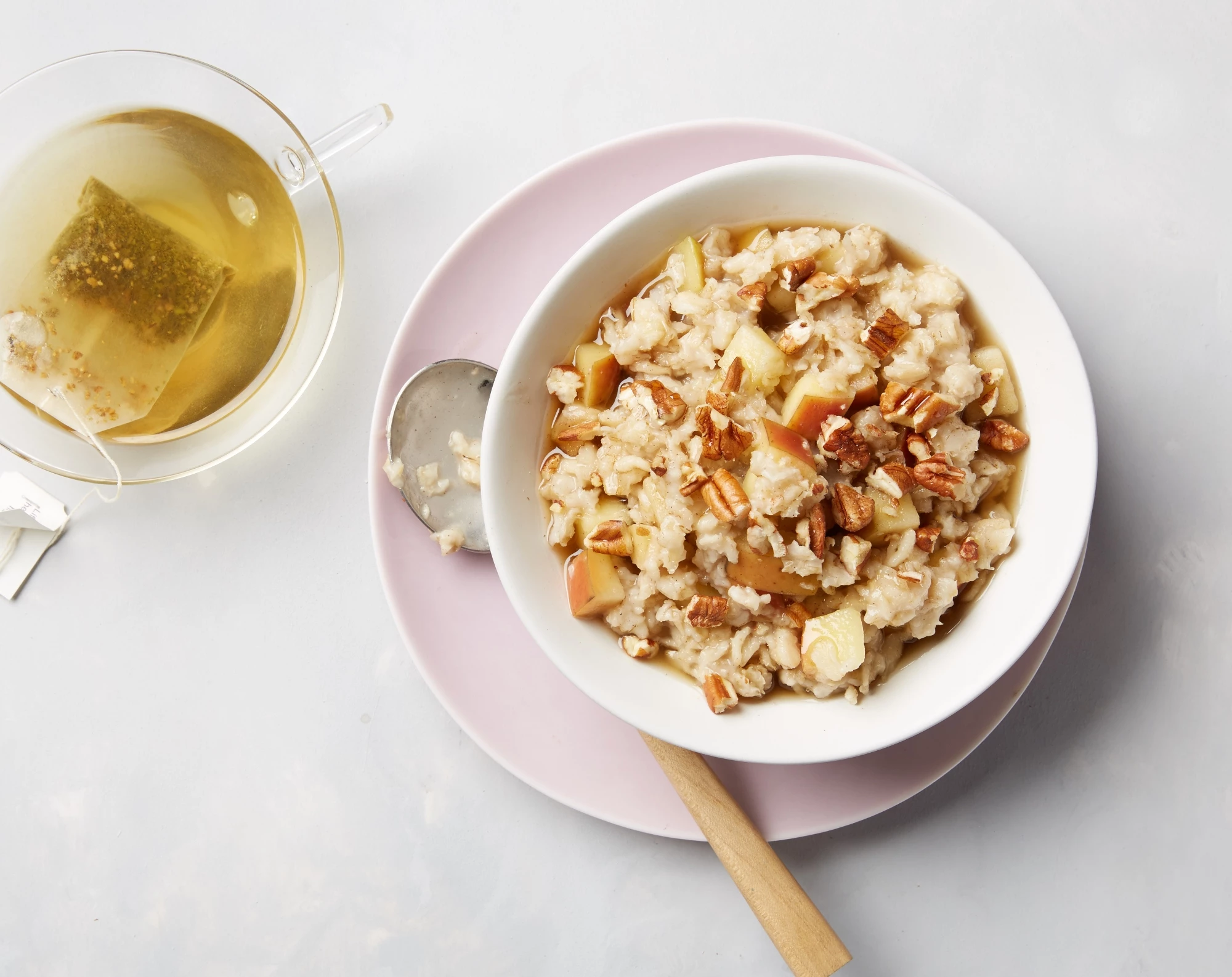 Microwave Apple Cinnamon Oatmeal Recipe | Food Network UK