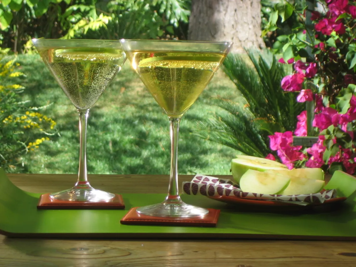Apple-Soju Cocktail Recipe | Food Network UK