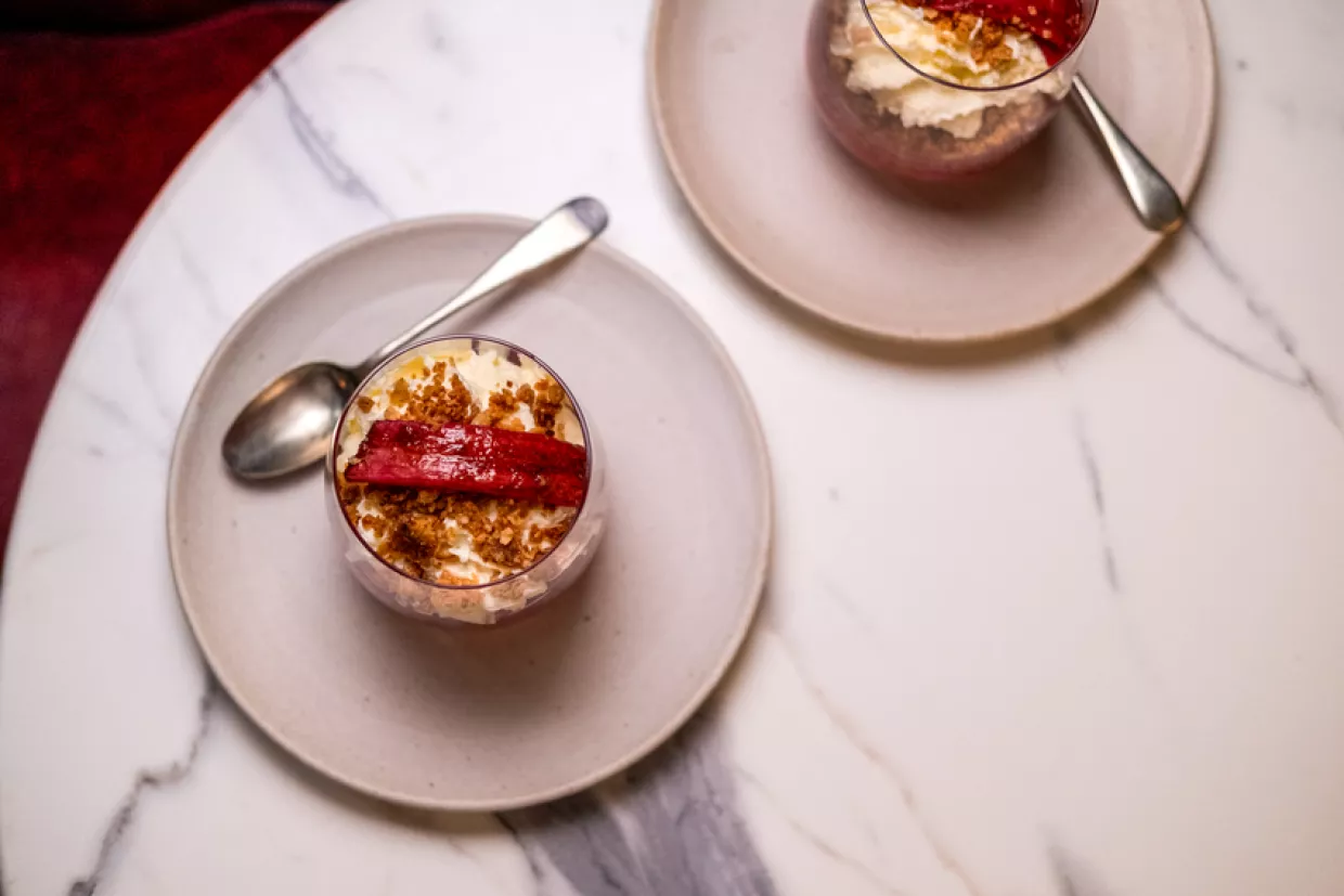 Tom Kerridge's Rhubarb Crumble Pots Recipe | Food Network UK