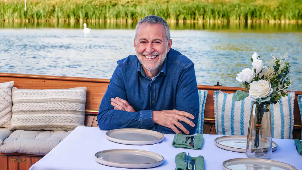 Roux Back Down The River | Food Network UK