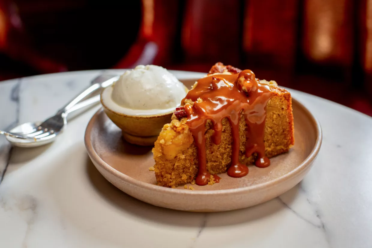 Tom Kerridge's Toffee Apple Crumble Cake Recipe | Food Network UK