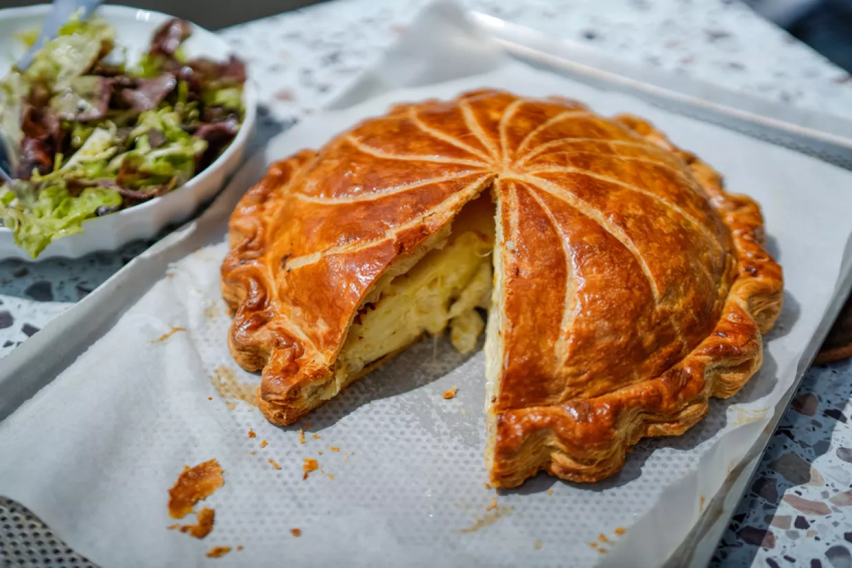 Cheese and Potato Pithivier with Sharp Green Salad Recipe | Food Network UK