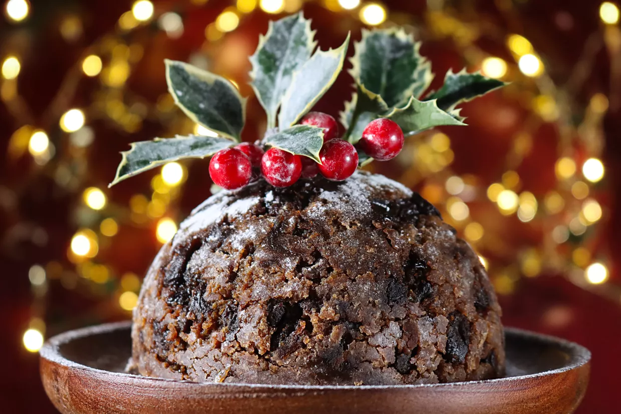 Lucky Bites: The Tradition of Hiding Coins in Christmas Pudding | Food ...