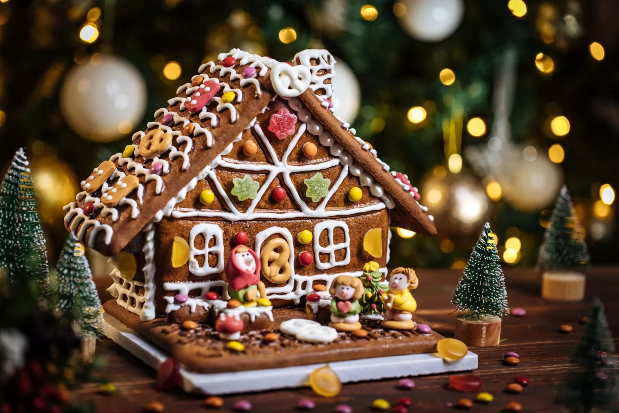 Fairytale Foundations: The Tale of the Gingerbread House | Food Network UK